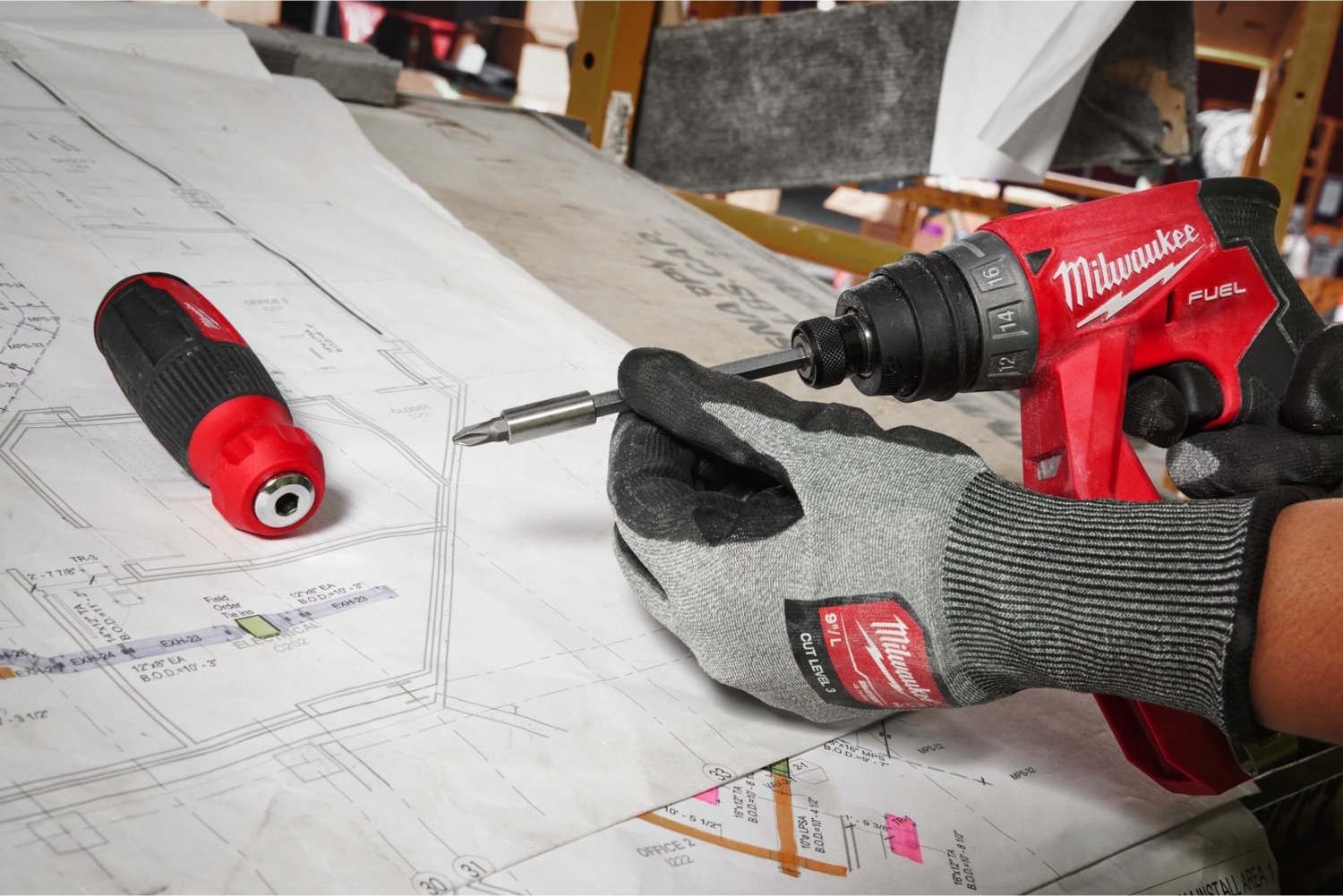 Отвертка Milwaukee 14 в 1 (4932492806) – купить в Киеве | цена и отзывы ...